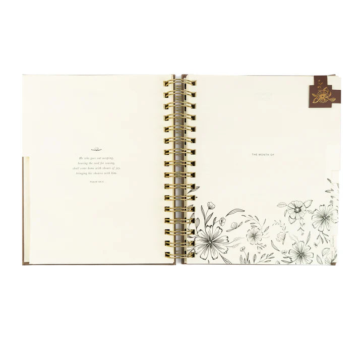 12-Month Undated Planner: Marlo Design, Spiral – nature+nurture